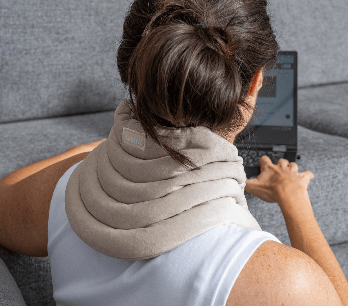 Cozy Weighted Neck Wrap Champagne | Asutra